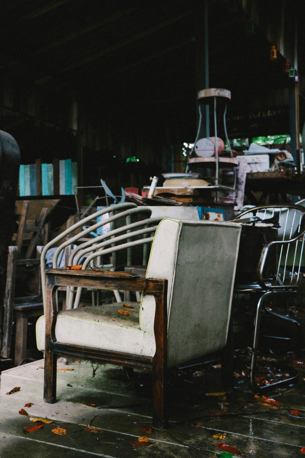 Where to Find Furniture to Flip: From Marketplace to Free Finds ...